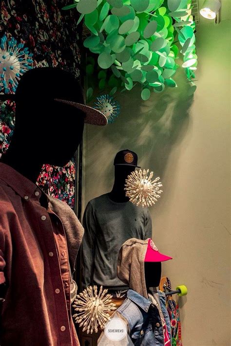 PRIMAVERA REVERSED Window Display Design Production By SOKOTROKO ESTUDIO