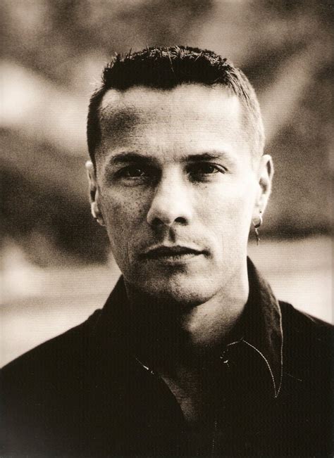 U2 And I The Photos Of Anton Corbijn 1982 2004 U2 Lotfe Logo Larry