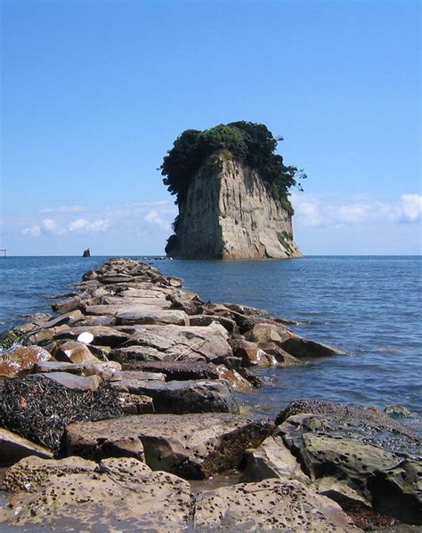 The World Geography 8 Unusual Rock Islets Around The World