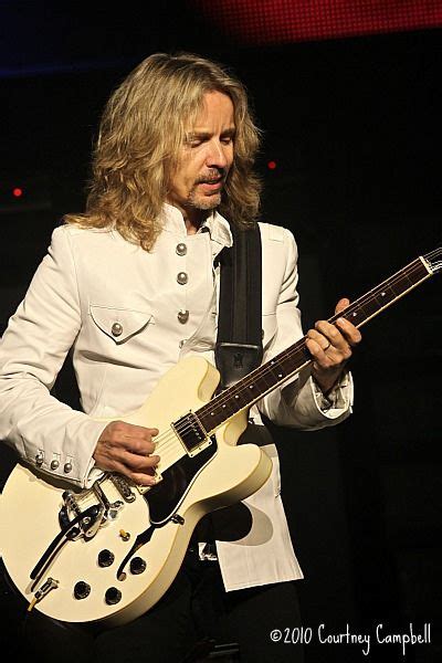 Tommy Shaw Guitars