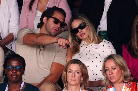 Margo Robi I Tom Akerli Uhvaćeni U Intimnom Trenutku B92