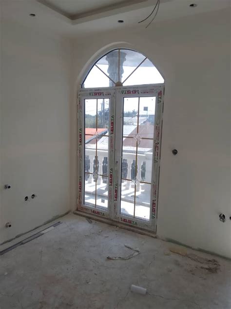 درب و پنجره سازی Upvc و توری پلیسه کاراکو در رشت