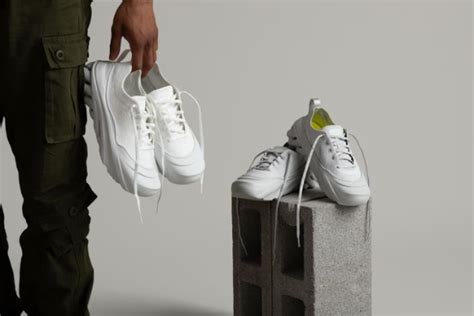 크록스 편안함과 스타일 겸비 스니커즈 ‘에코 서지 출시