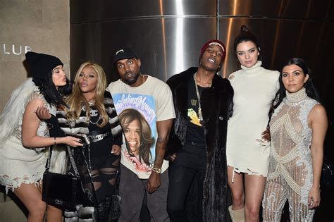 Kendall Jenner Reveals Why Shes Getting Rid Of Her Bras And Freeing