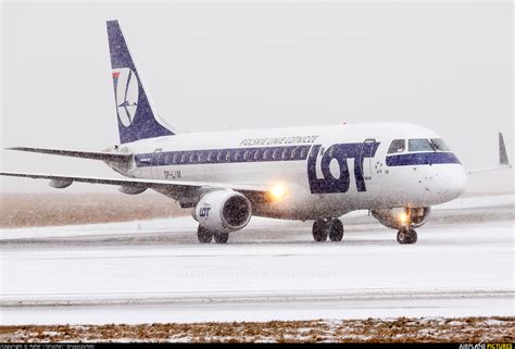 Sp Lim Lot Polish Airlines Embraer Erj 175 170 200 At Warsaw