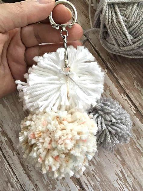 Easy To Make Diy Pompom Keychain