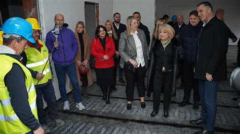 МИНИСТАРКА ПРОСВЕТЕ ПРОФ ДР СЛАВИЦА ЂУКИЋ ДЕЈАНОВИЋ ОТВОРИЛА НОВОИЗГРАЂЕНИ ВРТИЋ У ТУТИНУ