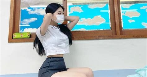 컨셉 사진 즐기는 내년 21살 인스타 여신