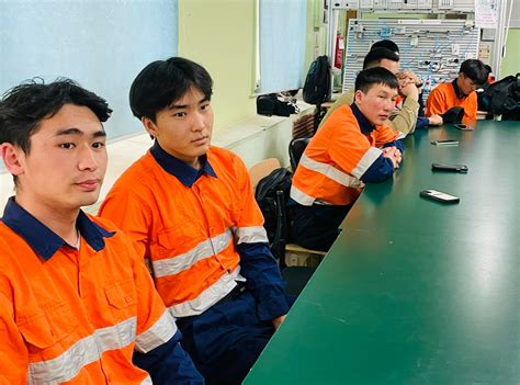 МЭРГЭЖЛИЙН АНГИУДЫН Өмнөговь Политехник Коллеж