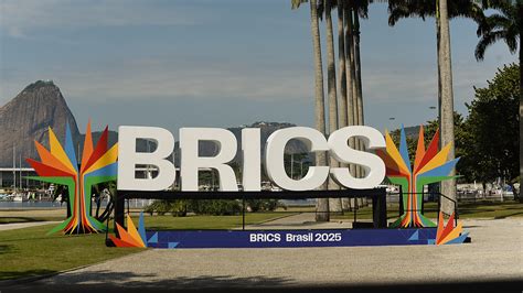 Си Дзинпин ще участва в онлайн среща на лидерите на БРИКС