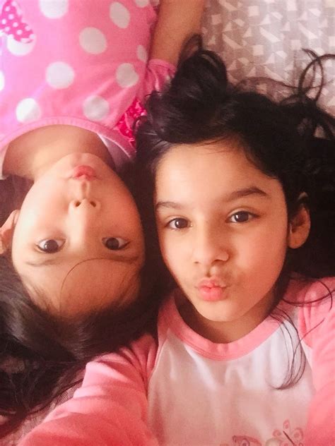 Pin By Angel Barrymore On Cutesy Pictures Funky Outfits Retro Punk Anime Tounge Out Face