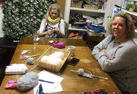 Knitting Classes Forget Me Not