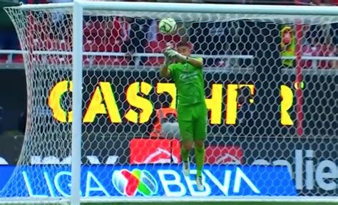 Chivas Vs Querétaro El Error De Miguel Jiménez Que Le Costó El Triunfo