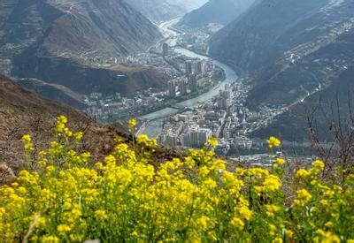 四川汶川千年历史黄泥羌寨布瓦寨 人民图片网