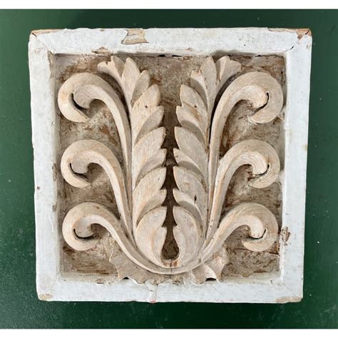 Antique Early 19th Century American Federal Classical Carved Wood