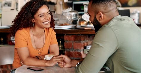 Ce Type De Relation Amoureuse Devient De Plus En Plus Fr Quent En France Magicmaman Com