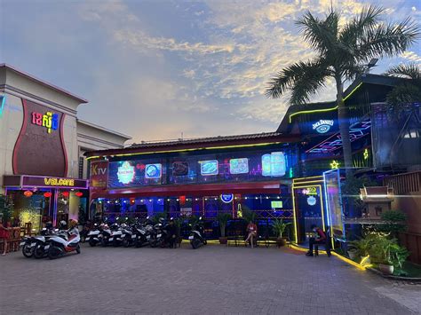 ភោជនីយដ្ឋានវិចិត្រ៧ Added A New Photo ភោជនីយដ្ឋានវិចិត្រ៧