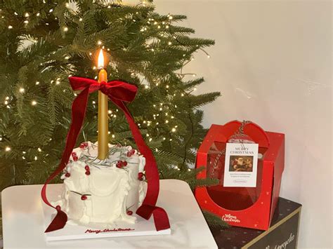 광명케이크•철산케이크•구로케이크•금천구케이크•주문제작•디자인케이크 🩵🩵2025🩵🩵 2025년 을사년 청사의해라 하여 푸른느낌으로 제작했는데 하다보니 눈꽃마을 엘사느낌이