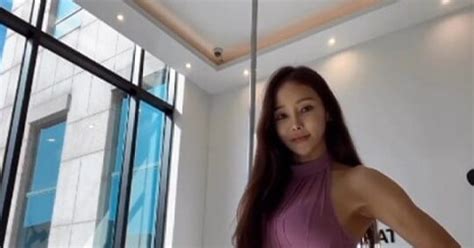 52살 미나 탄탄 글래머 선명한 11자 복근…동안몸매 관리법 공개