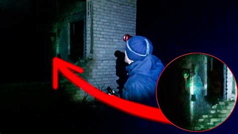 ПРИЗРАК В ОГРОМНОМ ЗДАНИИ 1 ТУТ ЧТО ТО ЕСТЬ СТРАННАЯ НОРА Youtube