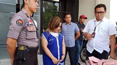 Kronologi Cewek Cantik Di Surabaya Menahan Rasa Sakit Nekat