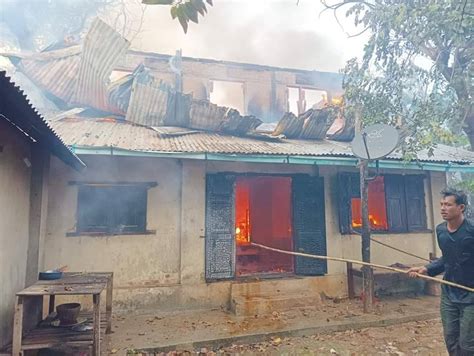 ဘုတလင်မြို့နယ်အတွင်း တကျော့ပြန်ဝင်လာတဲ့စစ်ကြောင်းက သဖန်းရွာက နေအိမ် ၃၂ လုံးကိုမီးရှို့ပြီး အမ