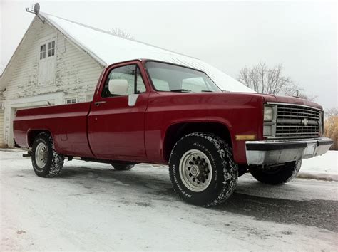 My Old ‘83 C20 6 2 Custom Deluxe Weighed Down With A Ton Of Sand For The Winter R Gmsquarebody