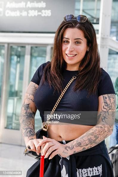 Influencer Jolian Mennen Leaves For Ich Bin Ein Star Holt Mich News Photo Getty Images