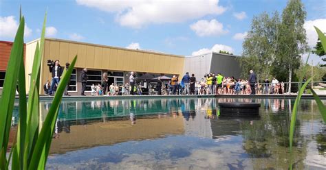 Willem Wever Maakt Opnamen In Zwembad De Peppel In Ede Ede Gelderlander Nl