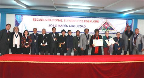 Escuela Nacional De Folklore DistinguiÓ A Personalidades Del Folklore