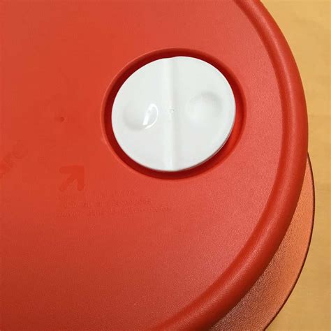 Tupperware Microwavable Reheatable Vent And Serve Container With Red Lids