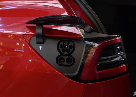 Tesla Model Y Charging Port Soyacincau