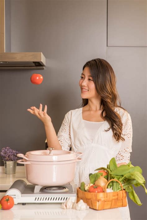看不出懷孕生子！ 營養師太正被質疑專業 自由娛樂