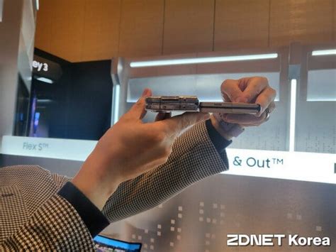 삼성 폴더블폰 갤z5에 물방울 힌지 채택주름 줄인다 Zdnet Korea