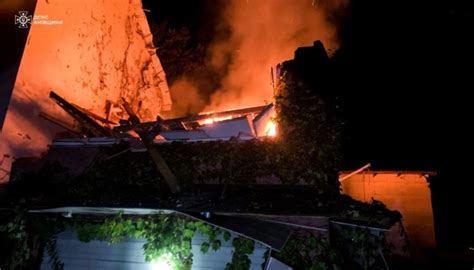 На Київщині внаслідок атаки дронів постраждала дитина рятувальники загасили дві пожежі Читайте