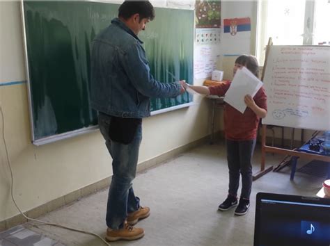 Нови изглед школе у Лозну Сајбер учитељ