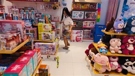 မမဝိုင် ကို မြွေ ••အတု နဲ့ စ •• မယ် 😂😂😂 Youtube