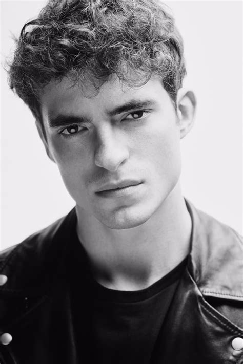 Sam Duke About Entertainmentie