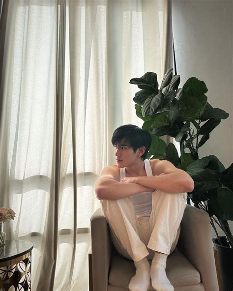 Ig โฟร์ท ณัฐวรรธน์ จิโรชน์ธิกุล Morning Mood Instagram