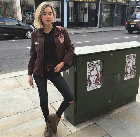 Pin By Sage Vigos On Outfits Sarah Snyder Fashion Streetwear Girls
