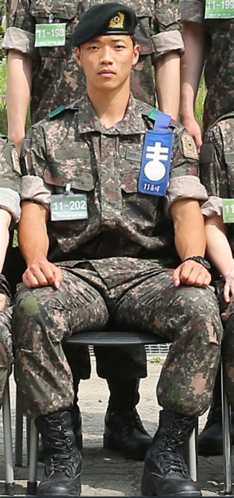 황희찬 군대 사진  Mlbpark