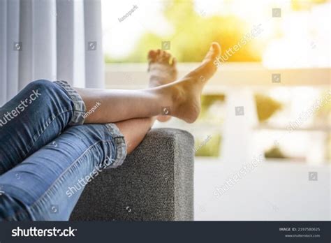 Reina Missus Feet