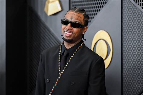 21 Savage And Taylor Swift Snap Selfies At 2024 Grammy Awards Complex