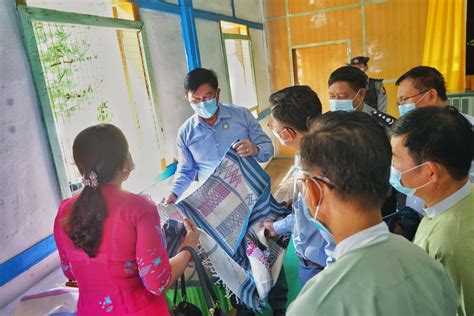 မကွေးတိုင်းဒေသကြီးဝန်ကြီးချုပ် ဦးတင့်လွင် ပခုက္ကူခရိုင်အတွင်း ချည်ထည်လုပ်ငန်းများ ဖွံ့ဖ