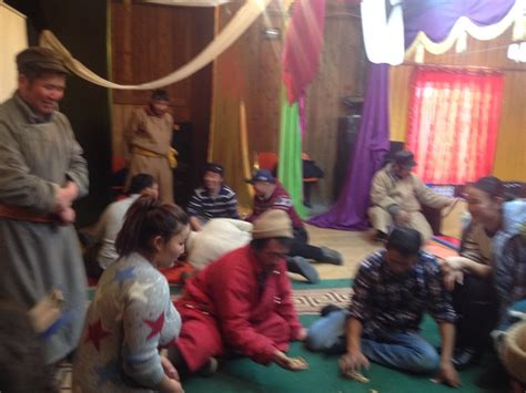 өвөл цагийн соёл хүмүүжлийн ажлын нээлт эхэлж хасаа харваа шагай атгалтын тэмцээнийг соёлын