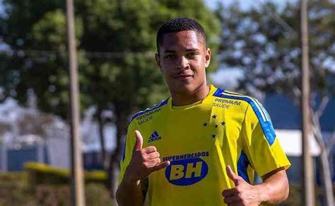 Valor Da Venda De Vitor Roque é Atualizado Saiba Quanto Cruzeiro