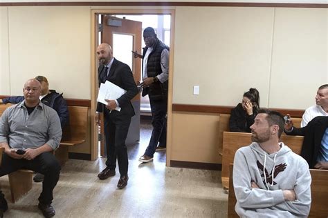 Ex Nba Star Shawn Kemp Pleads Not Guilty To Shooting Charge Vancouver Is Awesome