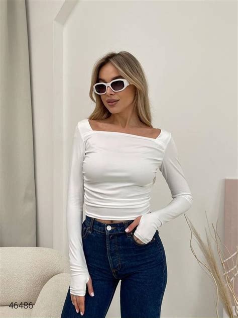 Лонгслів жіночій з квадратним вирізом — ціна 480 грн у каталозі