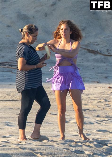 Shakira On Beach Photos Sexy E Girls