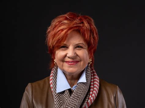 Majda Širca Hodil Po Zemlji Sem Naši In Dobil čir Na želodcu